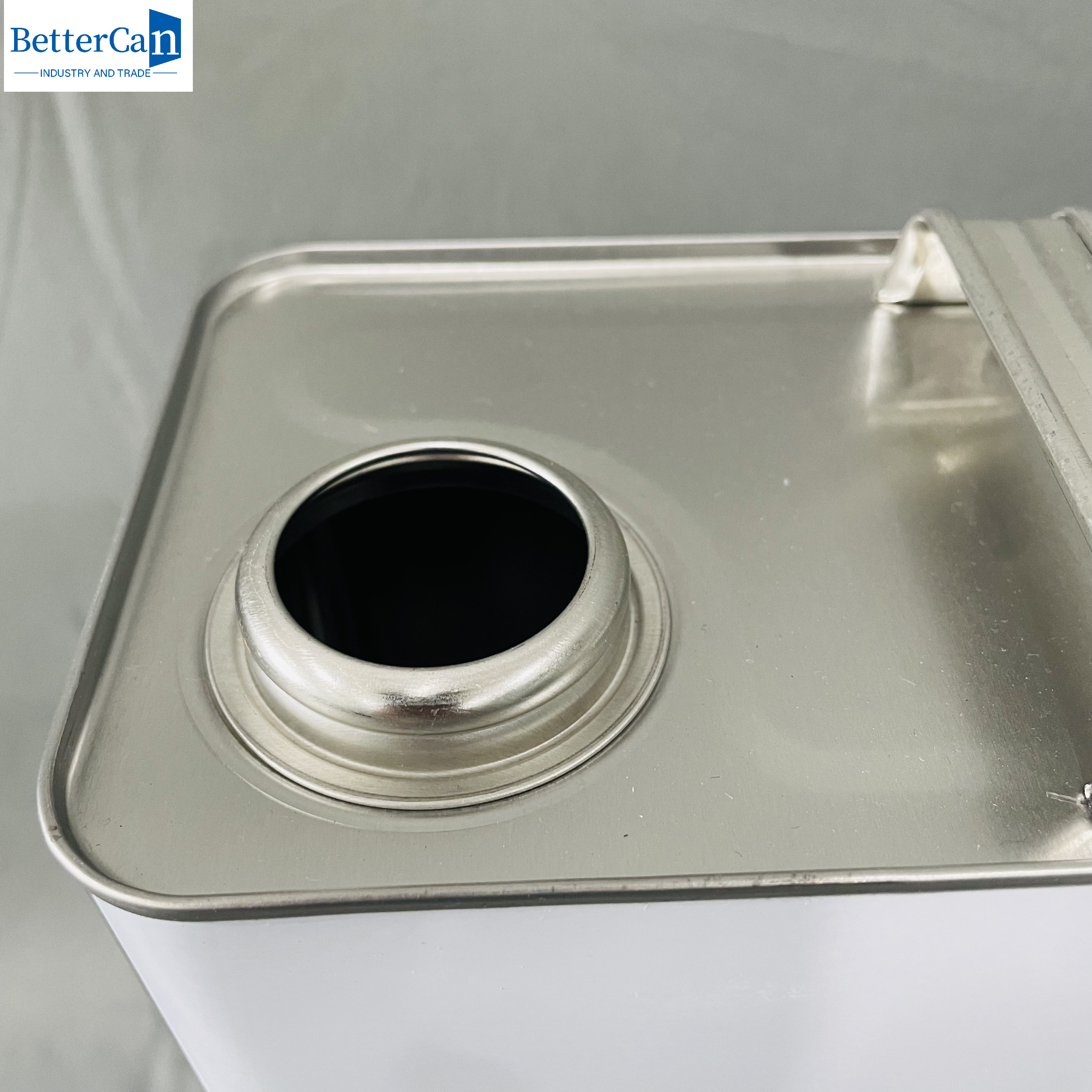 Engine Oil Metal Handle 4 Liter Empty Tin Cans With Metal Cap ODM 1 ...